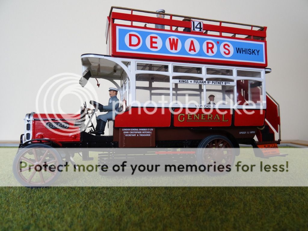 Airfix 1/32nd B-type Omnibus model bus. | Retrobike