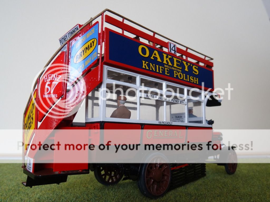 Airfix 1/32nd B-type Omnibus model bus. | Retrobike